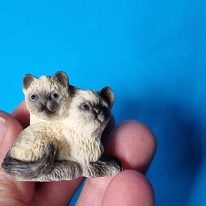 Small Cat Figurine, Resin Cat Figurine, Siamese Cat Figurine, Vintage ...