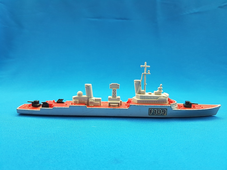 Battle Ship Battle Ship Model Aircraft Carriers Matchbox - Etsy UK