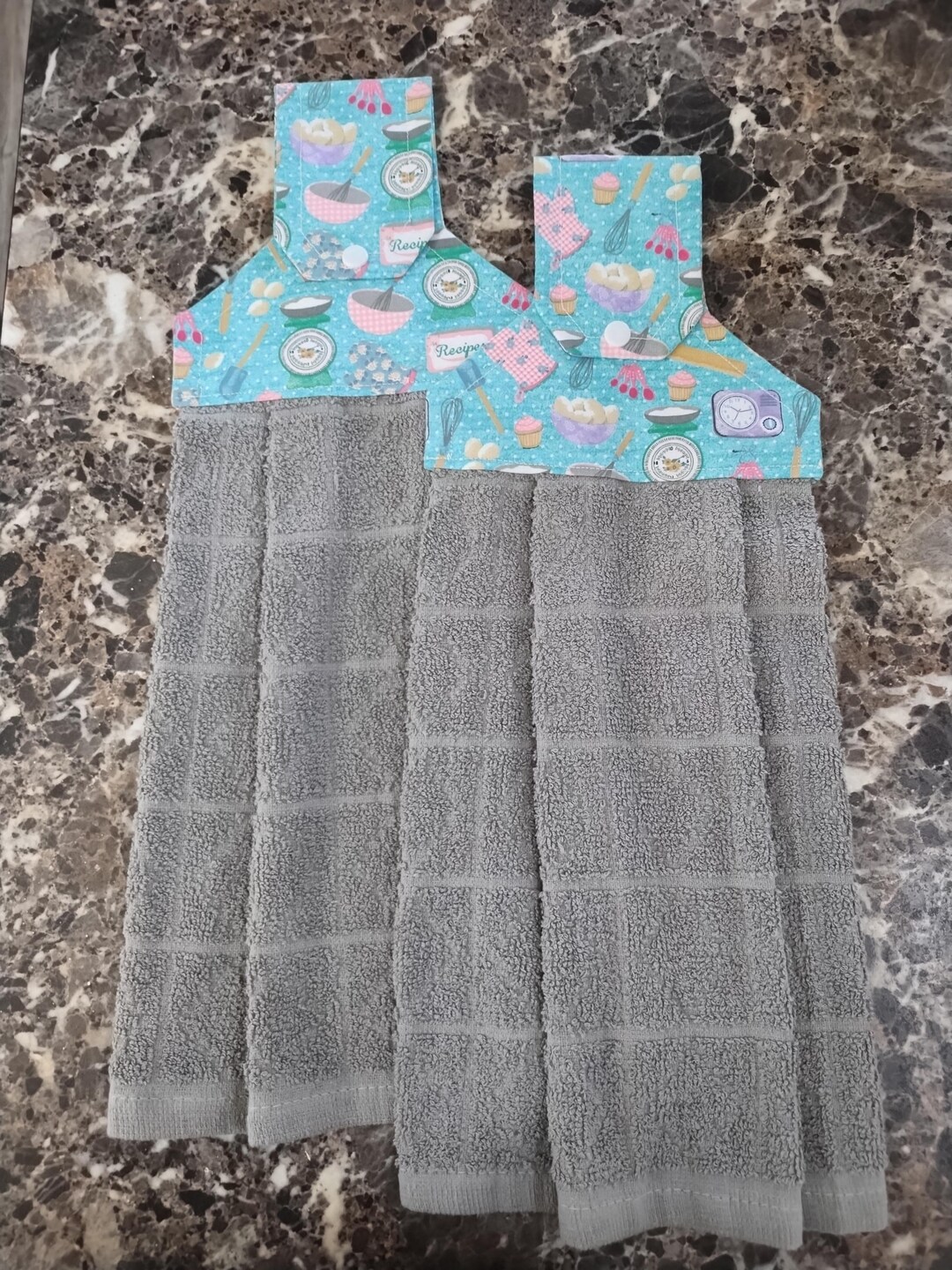 Bakers Best Hanging Dish Towels. Set of 2 Easy to Hang, Snap on Kitchen ...