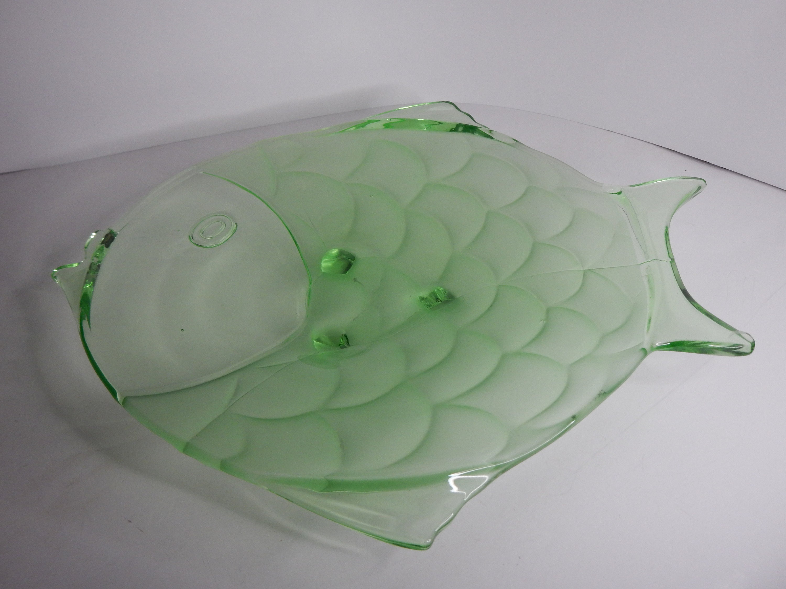 Vintage Vaseline Ouraline Uranium Fish Glass Large Serving Tray Platter ...