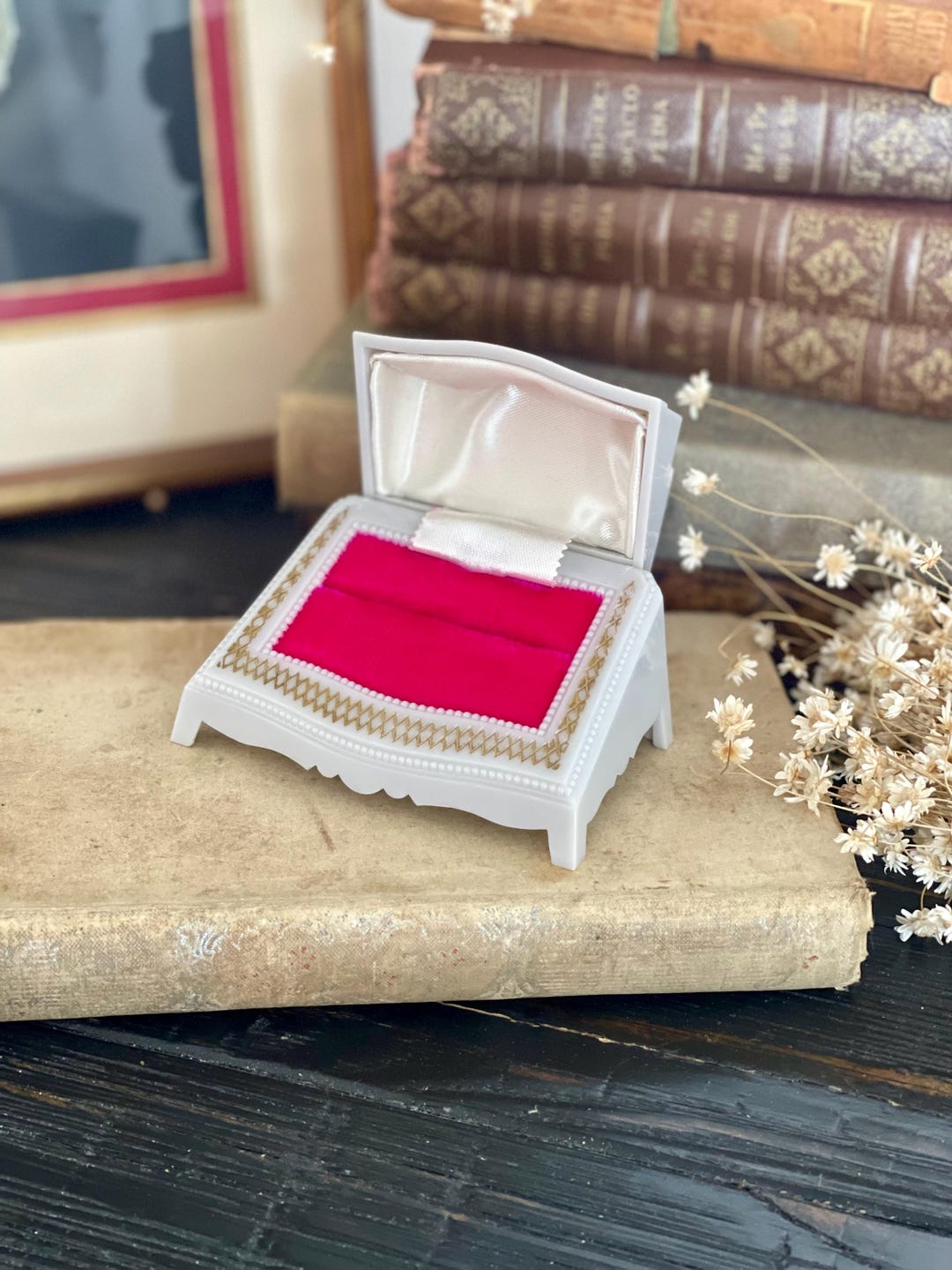 Vintage Celluloid Clamshell Presentation Box / Art Deco Style Celluloid ...