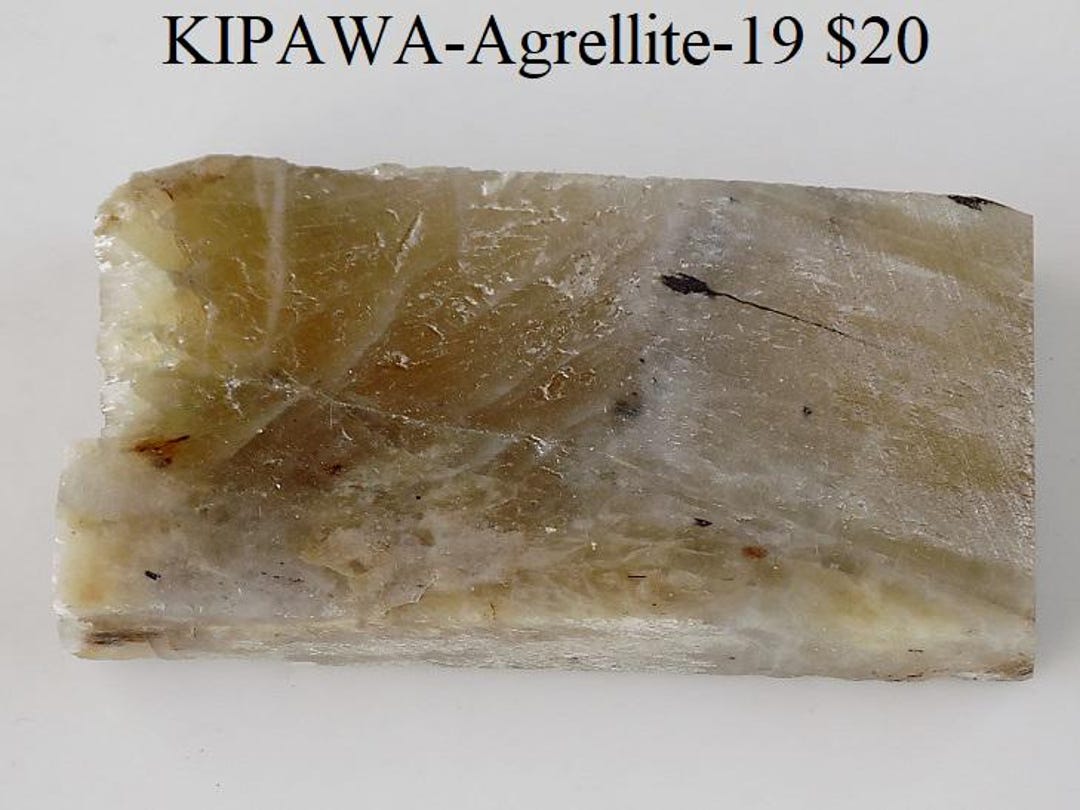 Slabs - Fluorescent - Agrellite, Eudialyte and Arfvedsonite From Lac ...