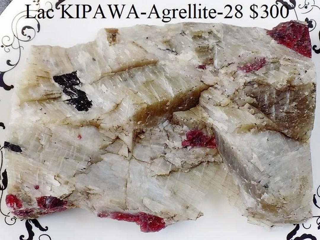 Slabs - Fluorescent - Agrellite, Eudialyte and Arfvedsonite From Kipawa ...