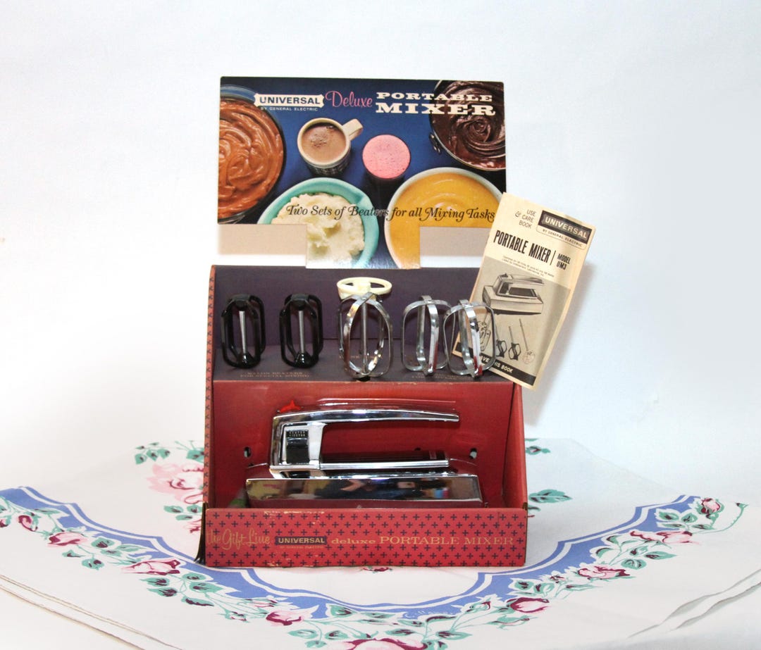 Vintage Universal Deluxe Portable Mixer With Attachments/booklet NIB ...