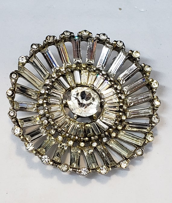 1940's Grand Rhinestone Circle Brooch - Gem
