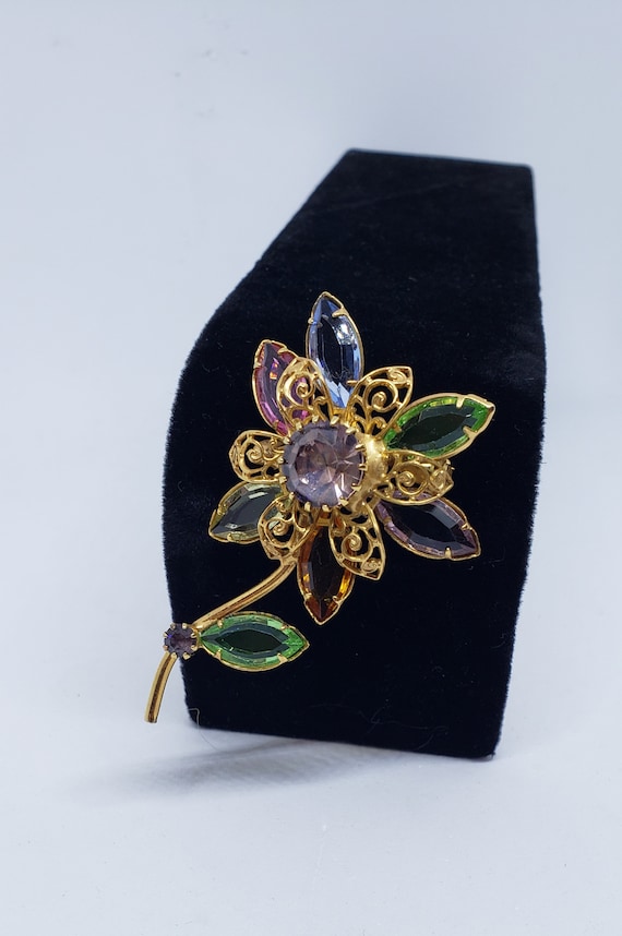 Vintage filigree flower brooch - Gem