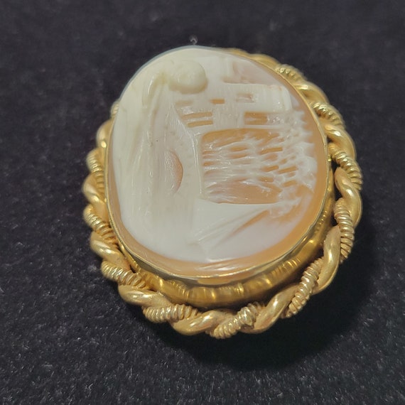 RARE! Unique Shell Cameo Scene Pin Gold Filled - Gem