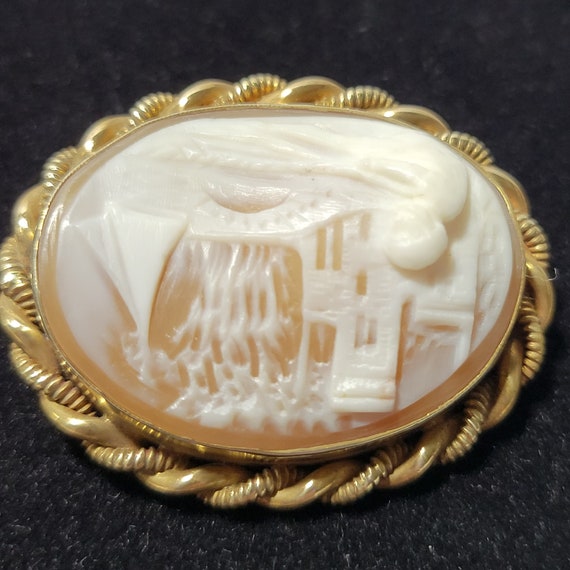 RARE! Unique Shell Cameo Scene Pin Gold Filled - Gem