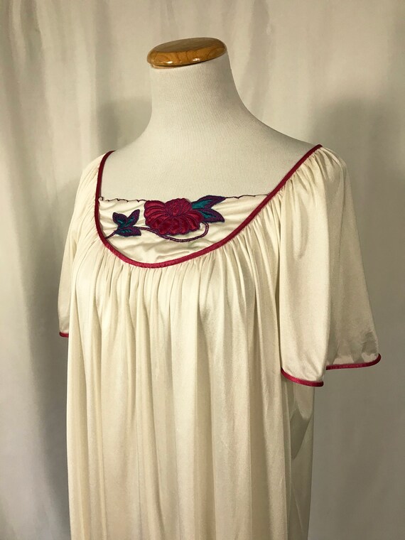 Ivory Silky Nightgown / Embroidered Nightgown / Short… - Gem