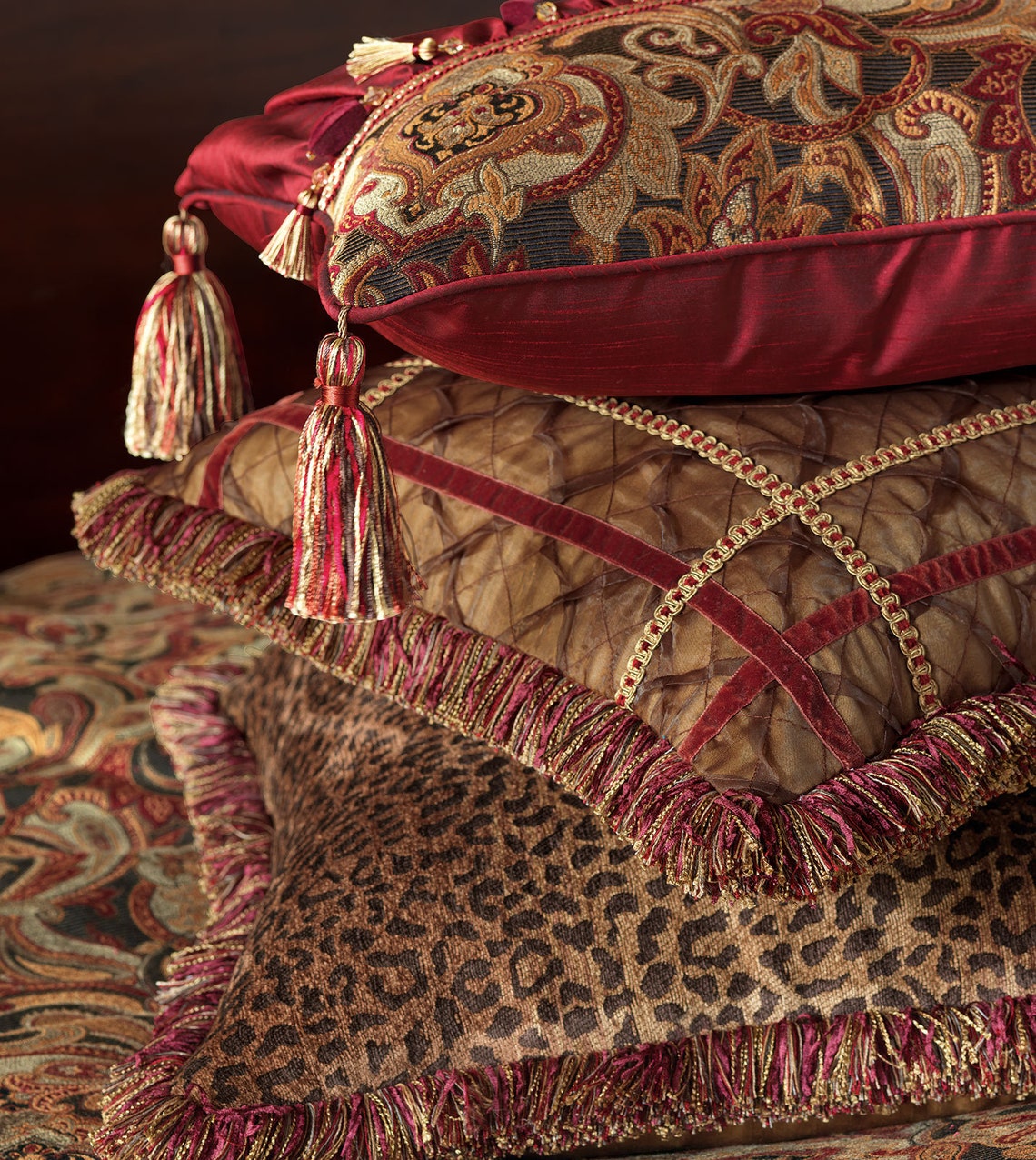 Elizabeth Decorative Pillow 20 X 20 - Etsy Canada