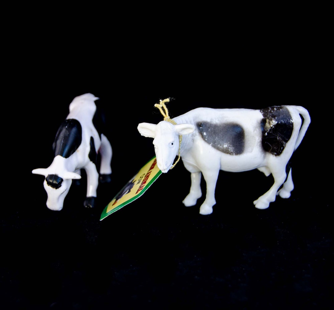 Set of 2 Plastic Farm Cows - Etsy
