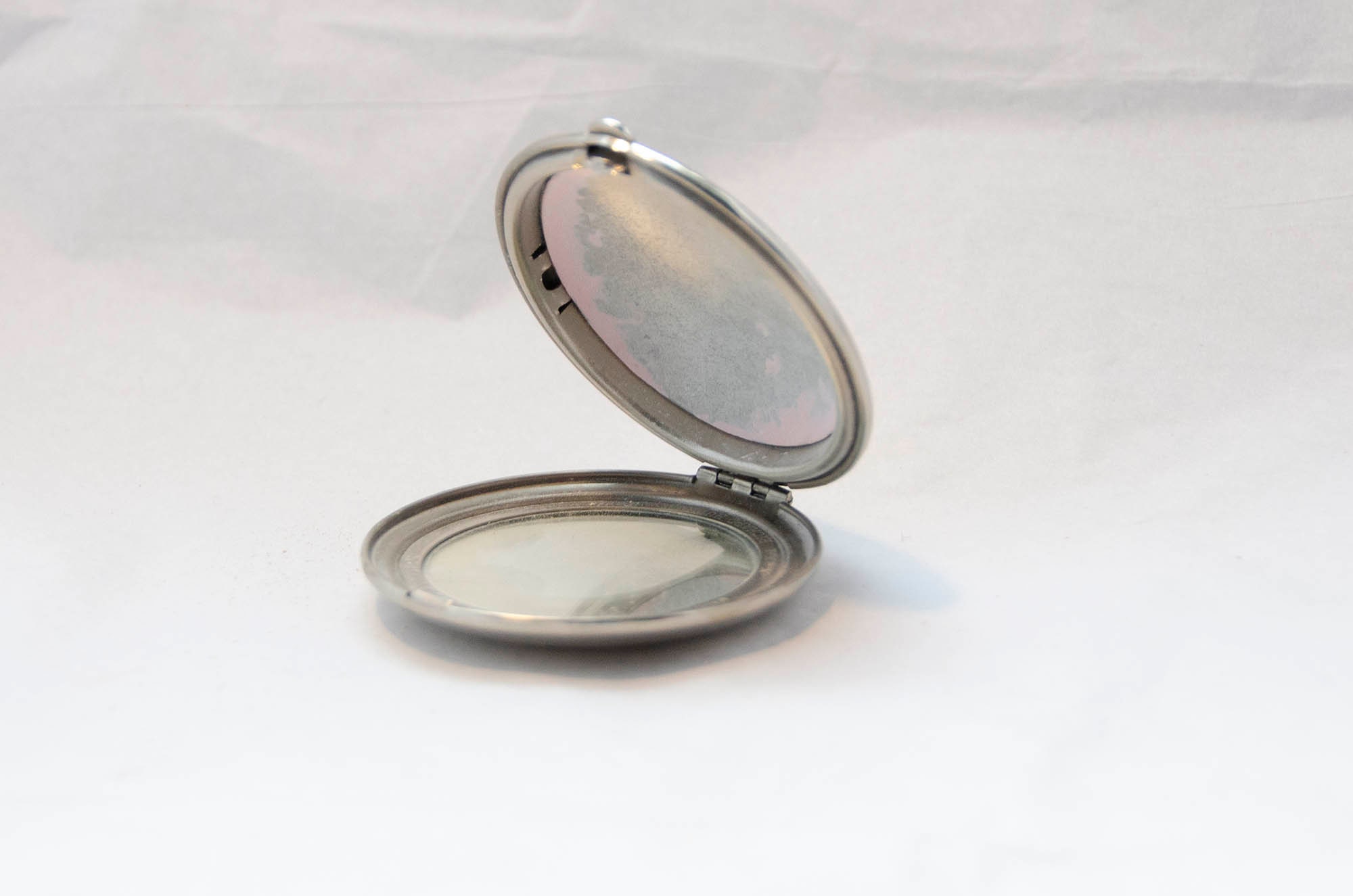 Vintage Richard Hudnut Silver Compact - Etsy