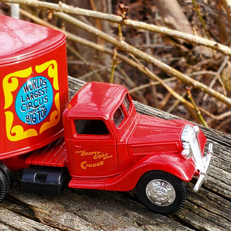 1980's Red Circus Themed Ertl Semi-truck/coin Bank - CREEPY Clown Alert ...