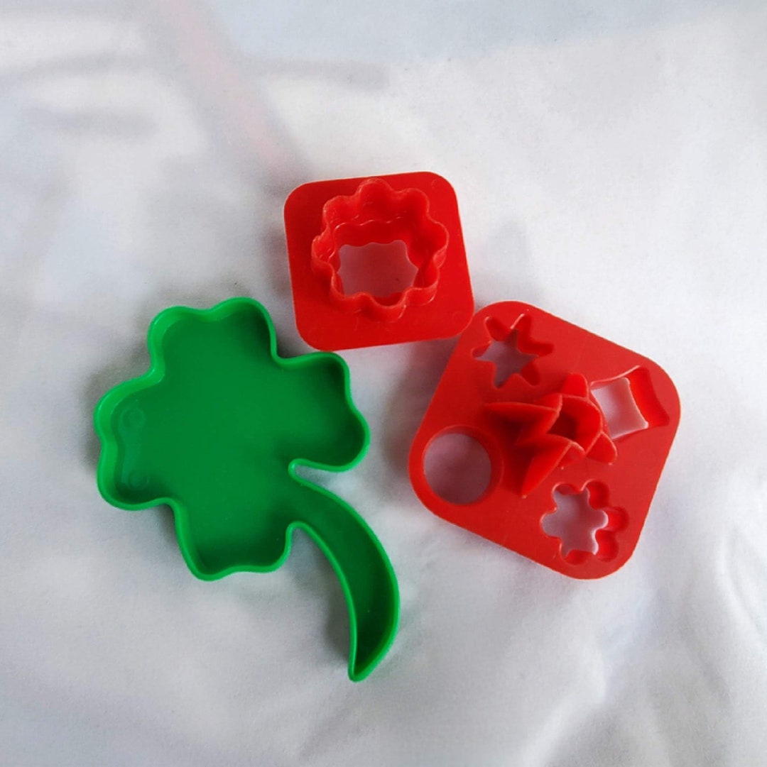 Tupperware Red Cutter 730-6 Veggie, Canape, or Cookie Cutters and 1 ...