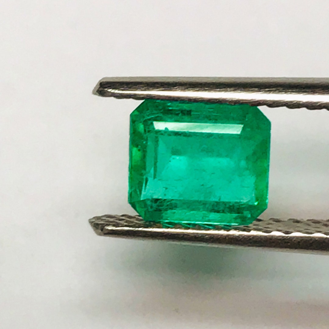 Emerald in Emerald Cut 7X6.15 Mm, 1.36 Carats, Natural Emerald ...