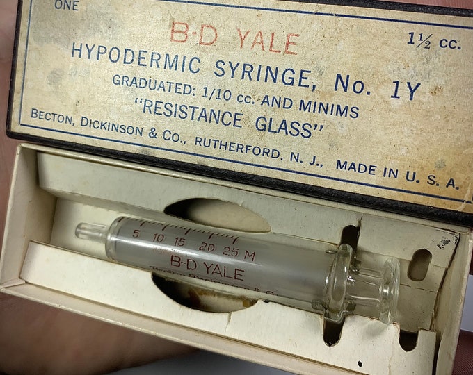 Vintage 1950’s B-D Yale Glass Hypodermic Syringe in Box - Etsy