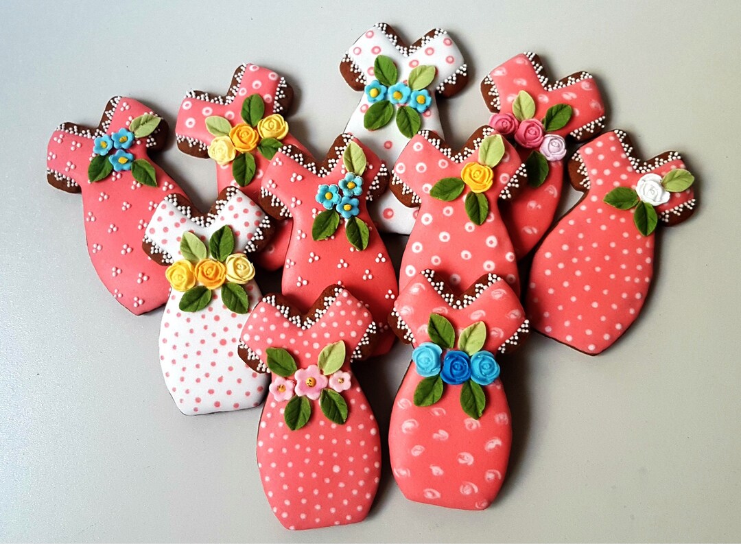 Polka Dot Dress Gingerbread Cookies: Royal Icing Decorated Biscuits - Etsy