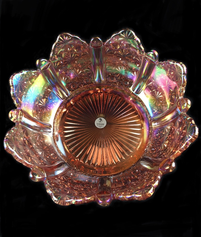 Fenton C1987 HZ Daisy & Button Covered Bowl in Pink Iridized With ...