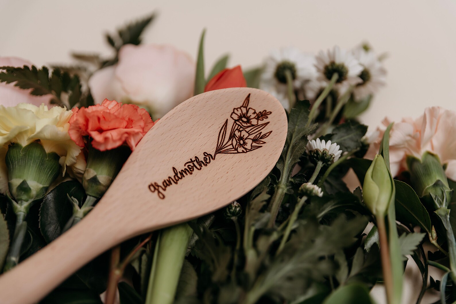 Grandma Spoon | Personalized Wooden Gift for Grandma | Flower Bouquet ...