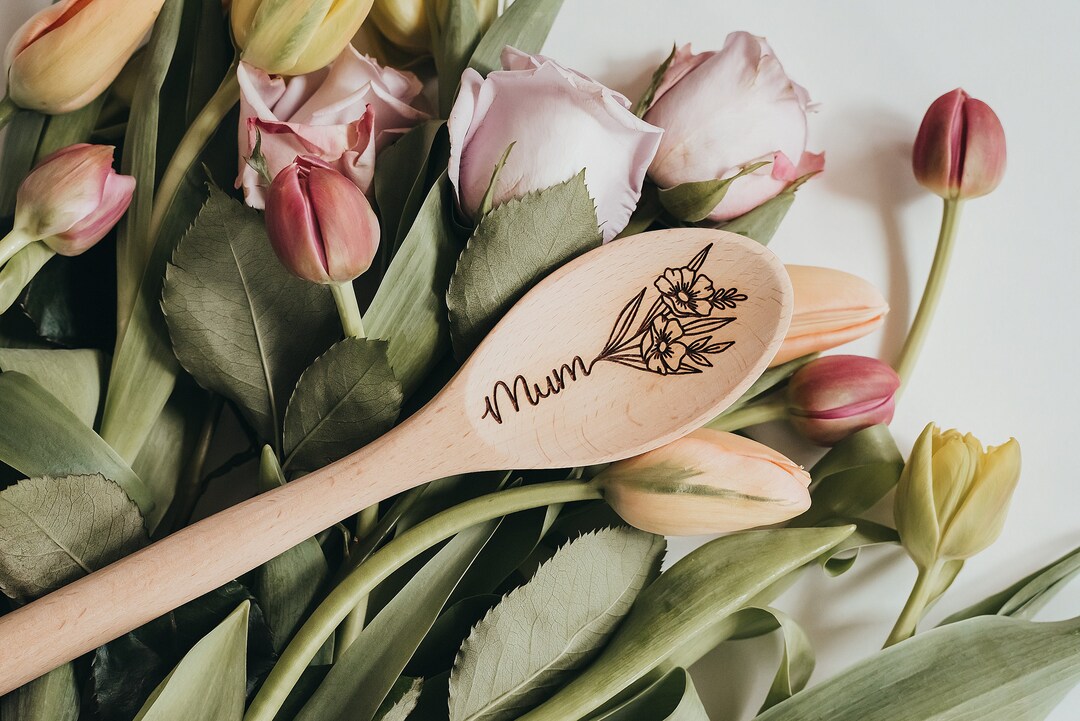 Mum Mother's Day Spoon | Personalized Wooden Gift for Mom | Flower ...
