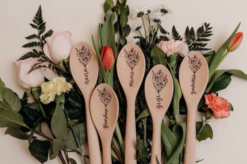 Grandma Spoon | Personalized Wooden Gift for Grandma | Flower Bouquet ...