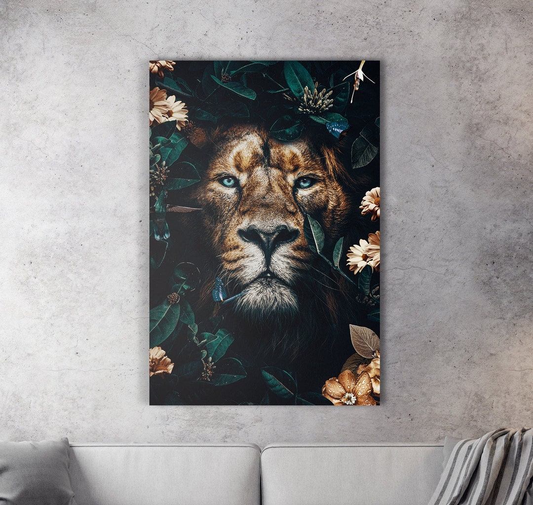 Lion Design of the Head of a Lion in the Jungle Surrounded With Leaves ...