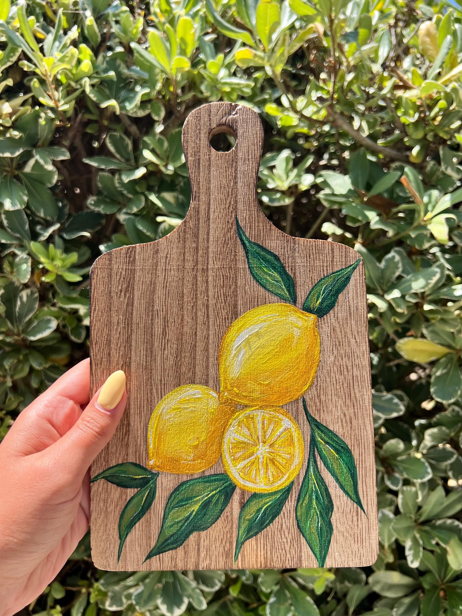 Hand-painted Lemon Cutting Board, Unique Kitchen Decor & Gift - Etsy