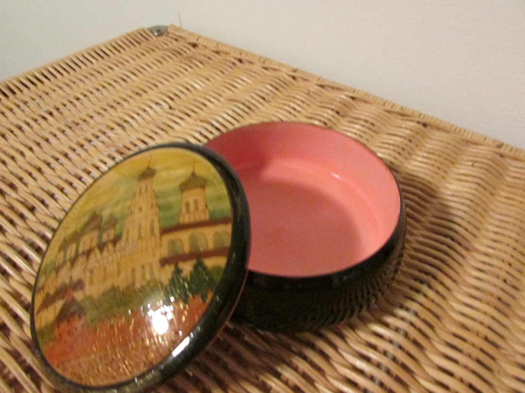 Vintage Russian Lacquer Round Box Castle , Pink Inside - Etsy