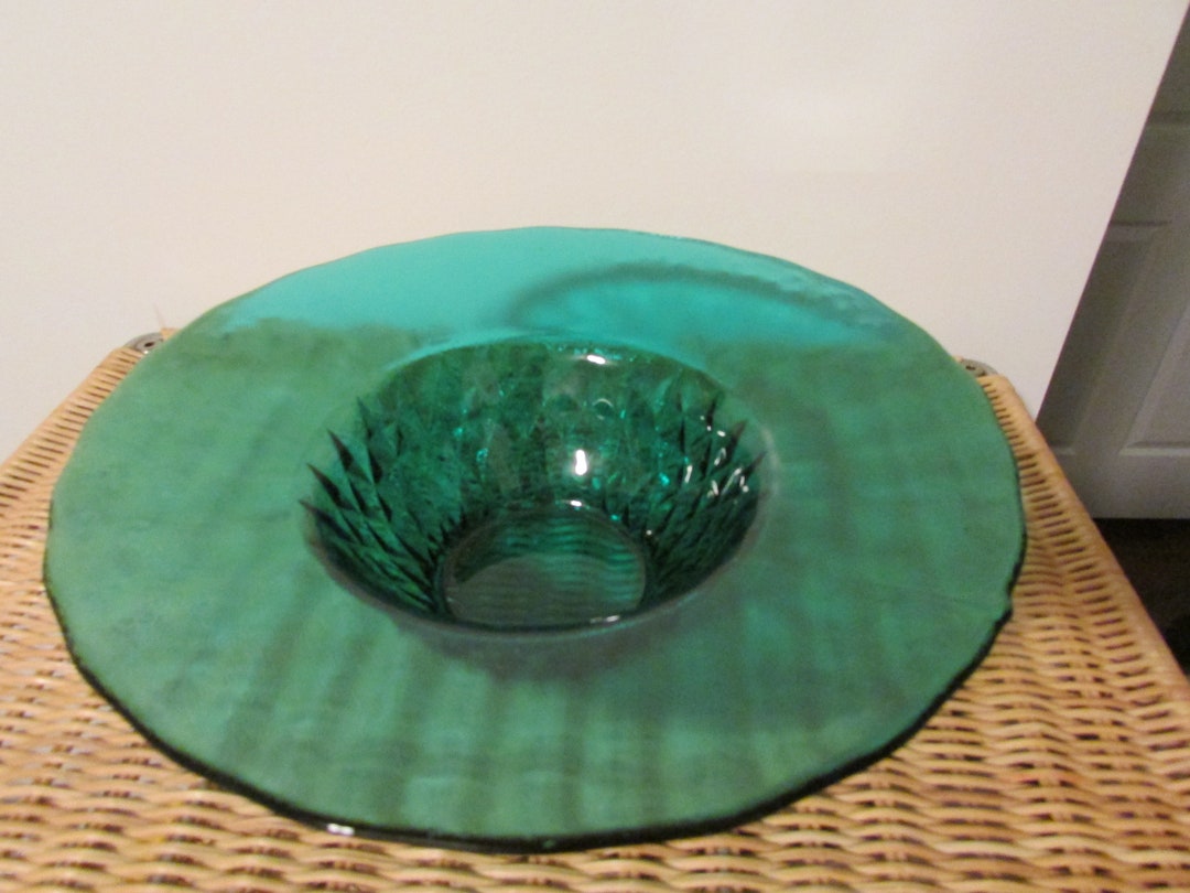 Large Vintage Green Glass Bowl With Flat Rim and Diamond Cut Side - Etsy