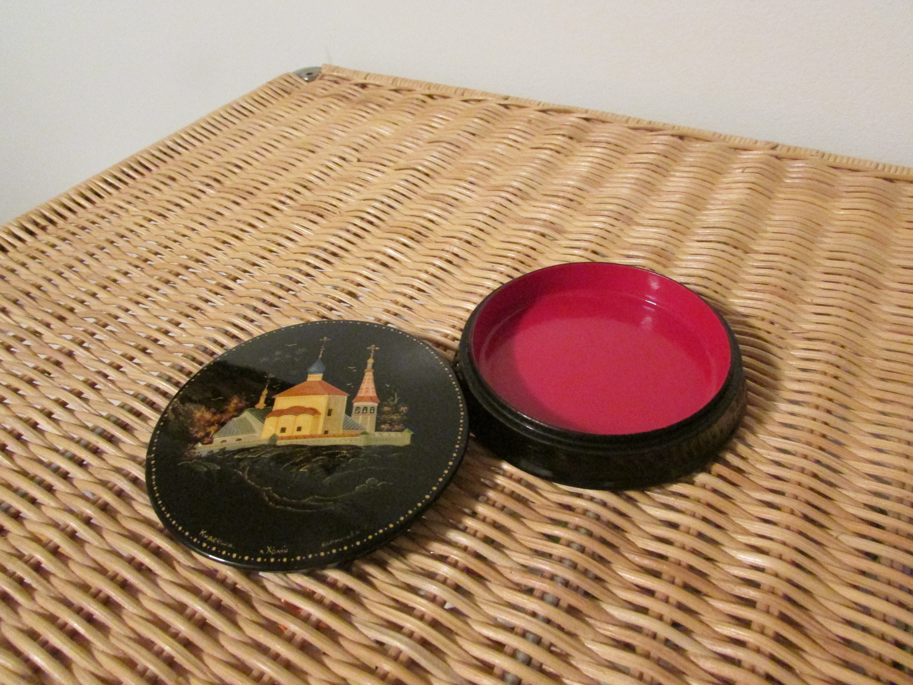 Vintage Lacquered Round Wood Trinket Box - Etsy