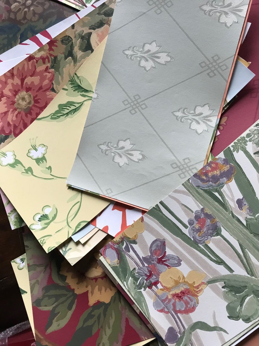 Wallpaper Sampler Pack . Discontinued Swatches . Floral and Patterned ...