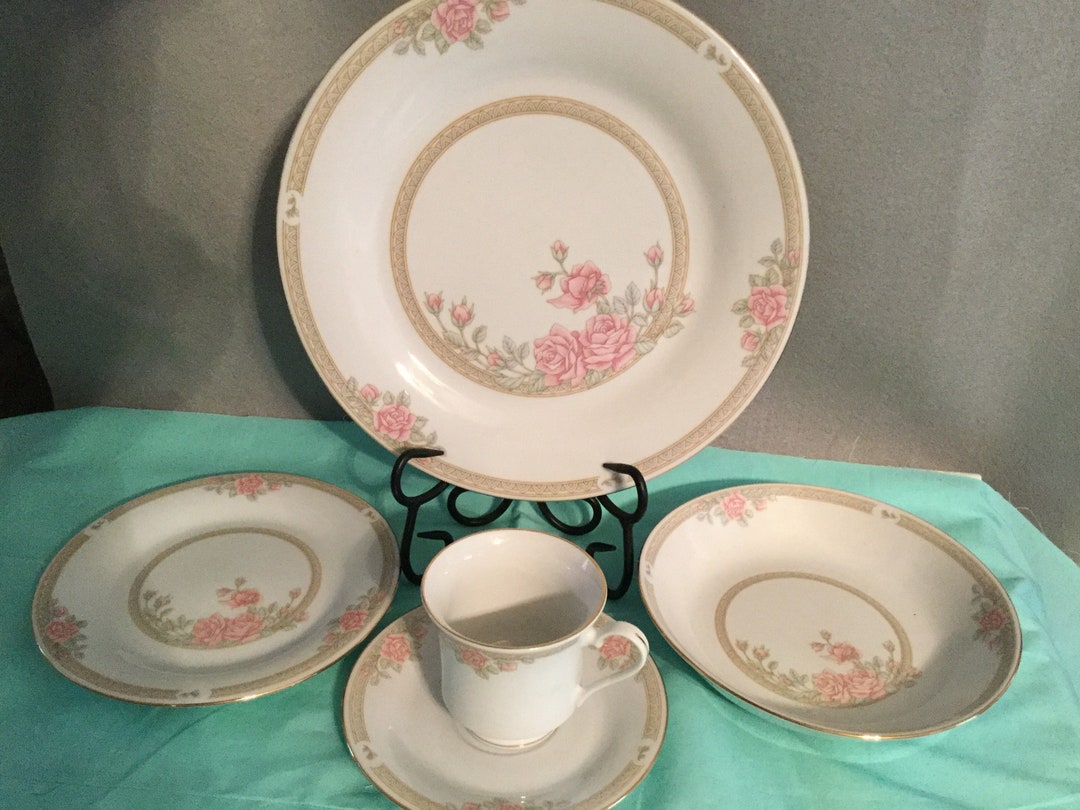 Vintage Crown Ming China. - Etsy