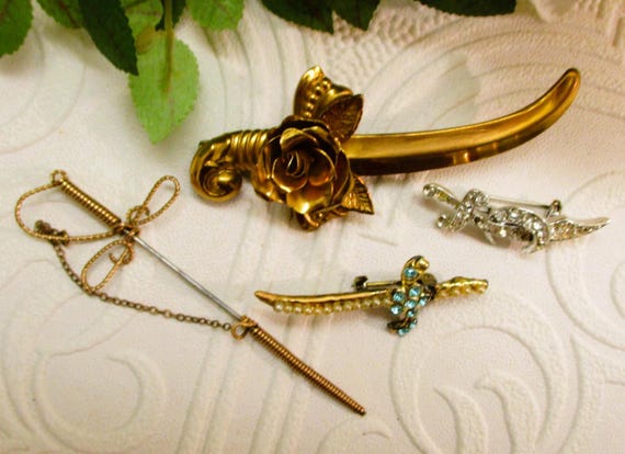 VINTAGE Sword Saber Cutlass Rapier Brooch Lot ~ Gold … - Gem