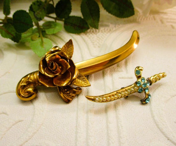 VINTAGE Sword Saber Cutlass Rapier Brooch Lot ~ Gold … - Gem