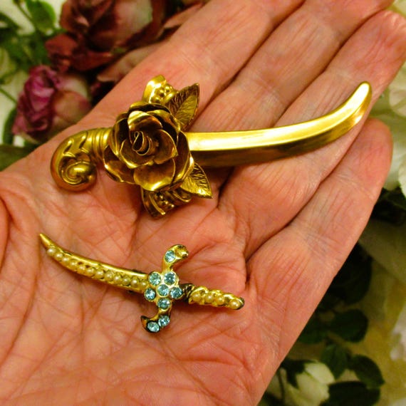 VINTAGE Sword Saber Cutlass Rapier Brooch Lot ~ Gold … - Gem
