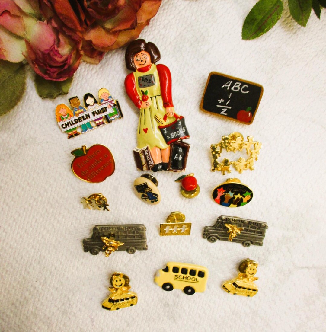 VINTAGE Teacher School Bus Brooch Pin Lot~ 15 Piece SCHOOL THEMED Mixed ...