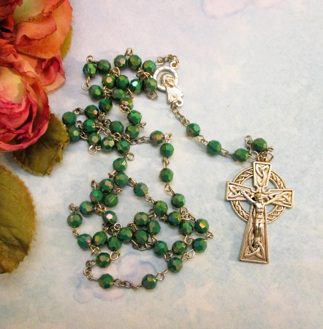CELTIC CROSS Rosary Green Silver VINTAGE Green Aurora Borealis Glass ...