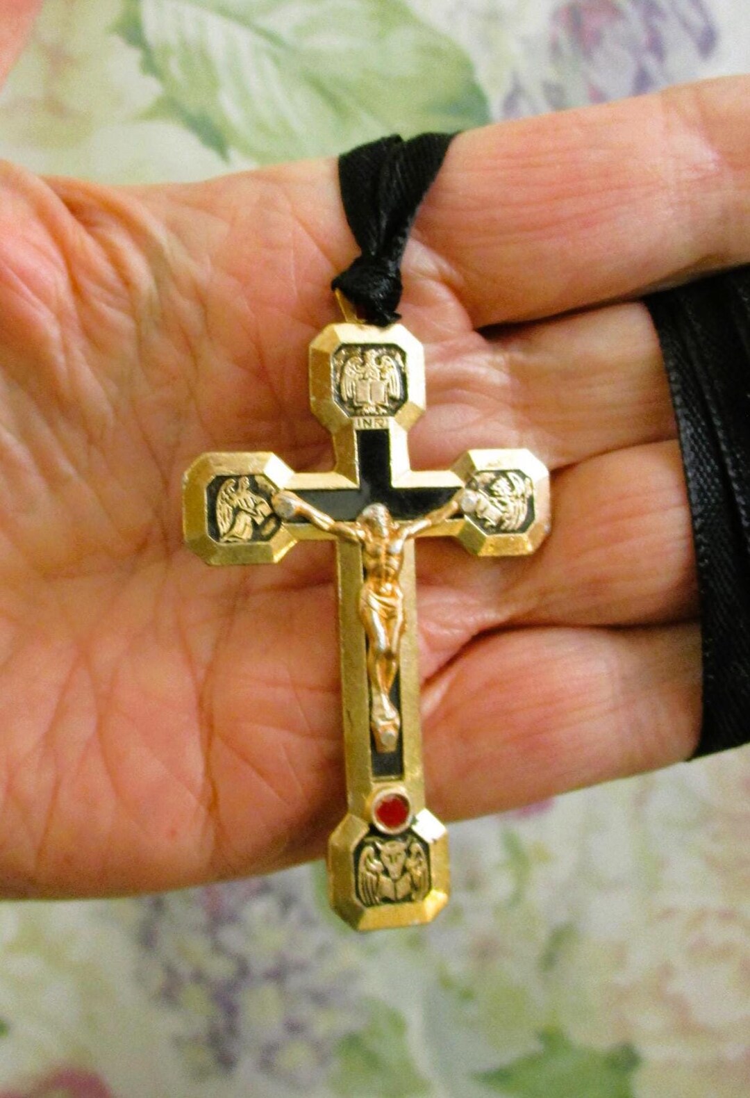 VINTAGE Crucifix Relic Pendant Necklace ~ Unisex Damascene Style ...
