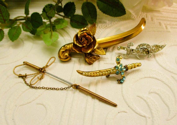 VINTAGE Sword Saber Cutlass Rapier Brooch Lot ~ Gold … - Gem
