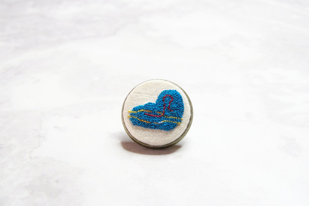 CRISPR Embroidery Pin: Science Gift, Lab Coat Lapel Pin - Etsy