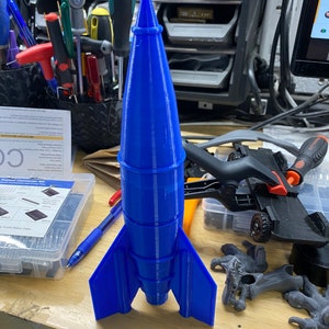 3D Printed Rocket Ship – Retro Space Desk Toy or Cake Topper - Etsy