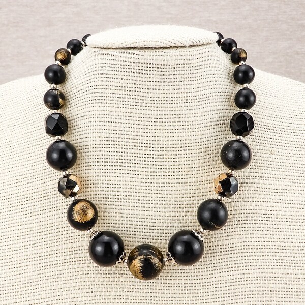 Japanese Black Bead Necklace - Etsy