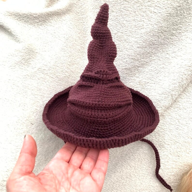 ENGLISH PDF Pattern Sorting Hat. Potter Sorting Hat Crochet. Decicion Hat Crochet 0-3 and 3-6 M ...