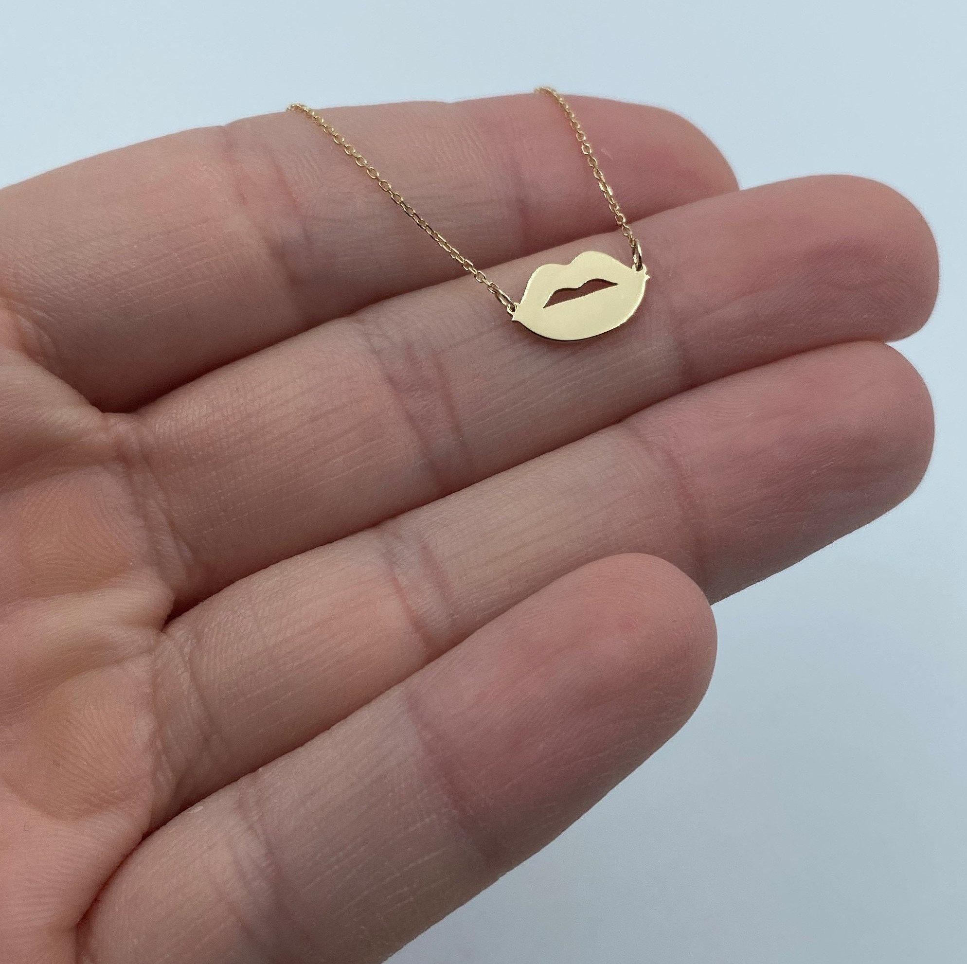 Real 14k Solid Gold Minimal Lips Necklace, Dainty Gold Lips Necklace ...
