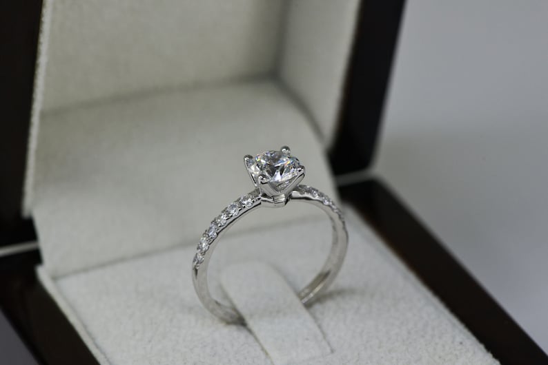1 1/2 CT Classic Diamond Engagement Ring Round Cut F/VS2 18K - Etsy