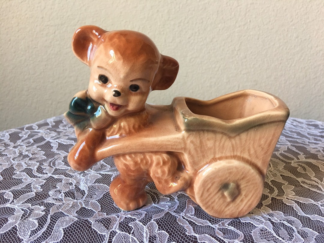 Adorable Bear Pushing Wheelbarrow Vintage Planter - Etsy.de