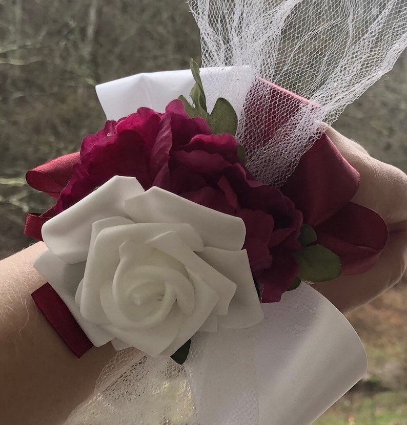 Burgendy Corsage Dark Red Corsage Wrist Corsage Prom - Etsy