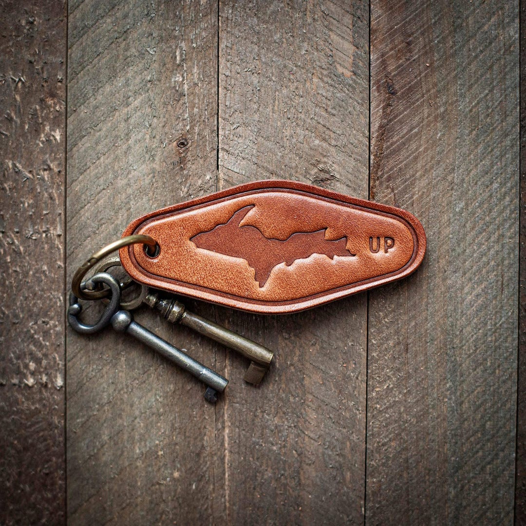 Upper Peninsula Michigan Silhouette Leather Keychain Motel - Etsy