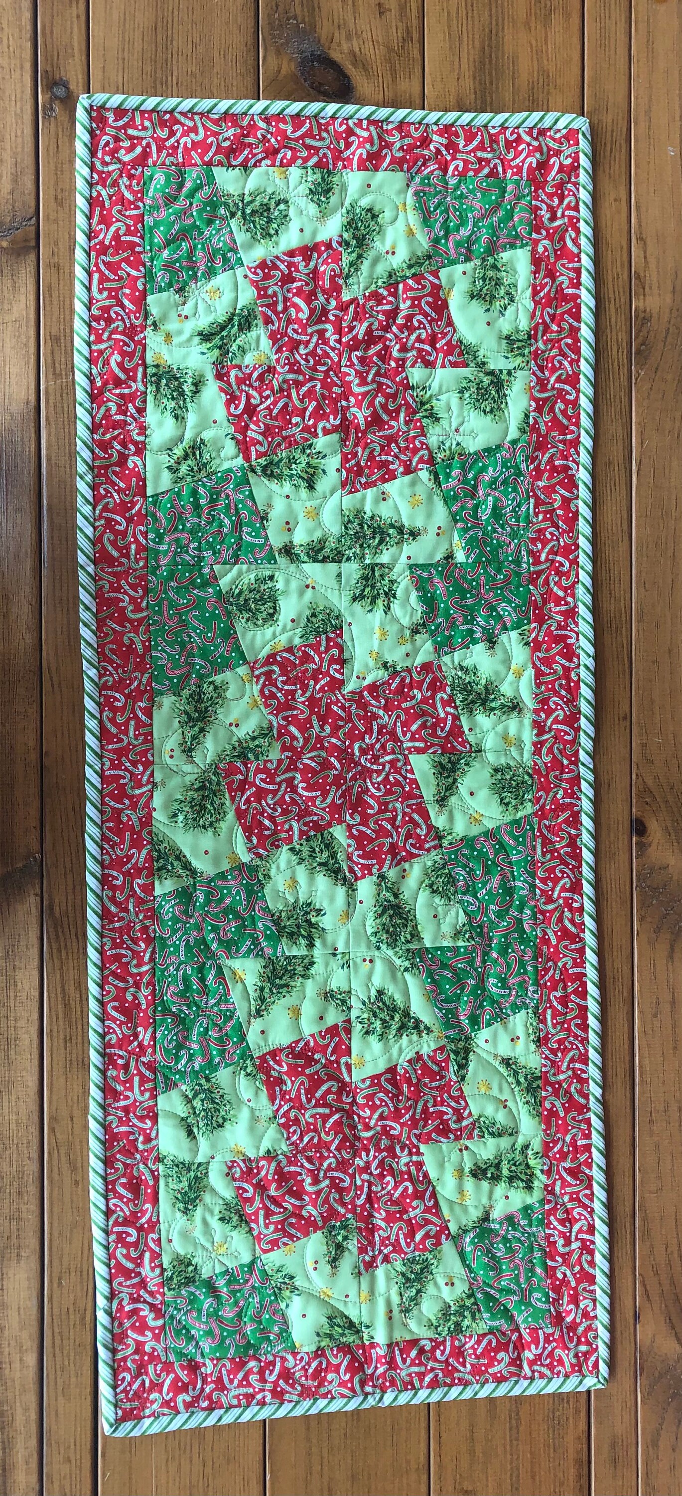 Easy Christmas Table Runner Quilt Kit Candy Cane Christmas - Etsy Canada