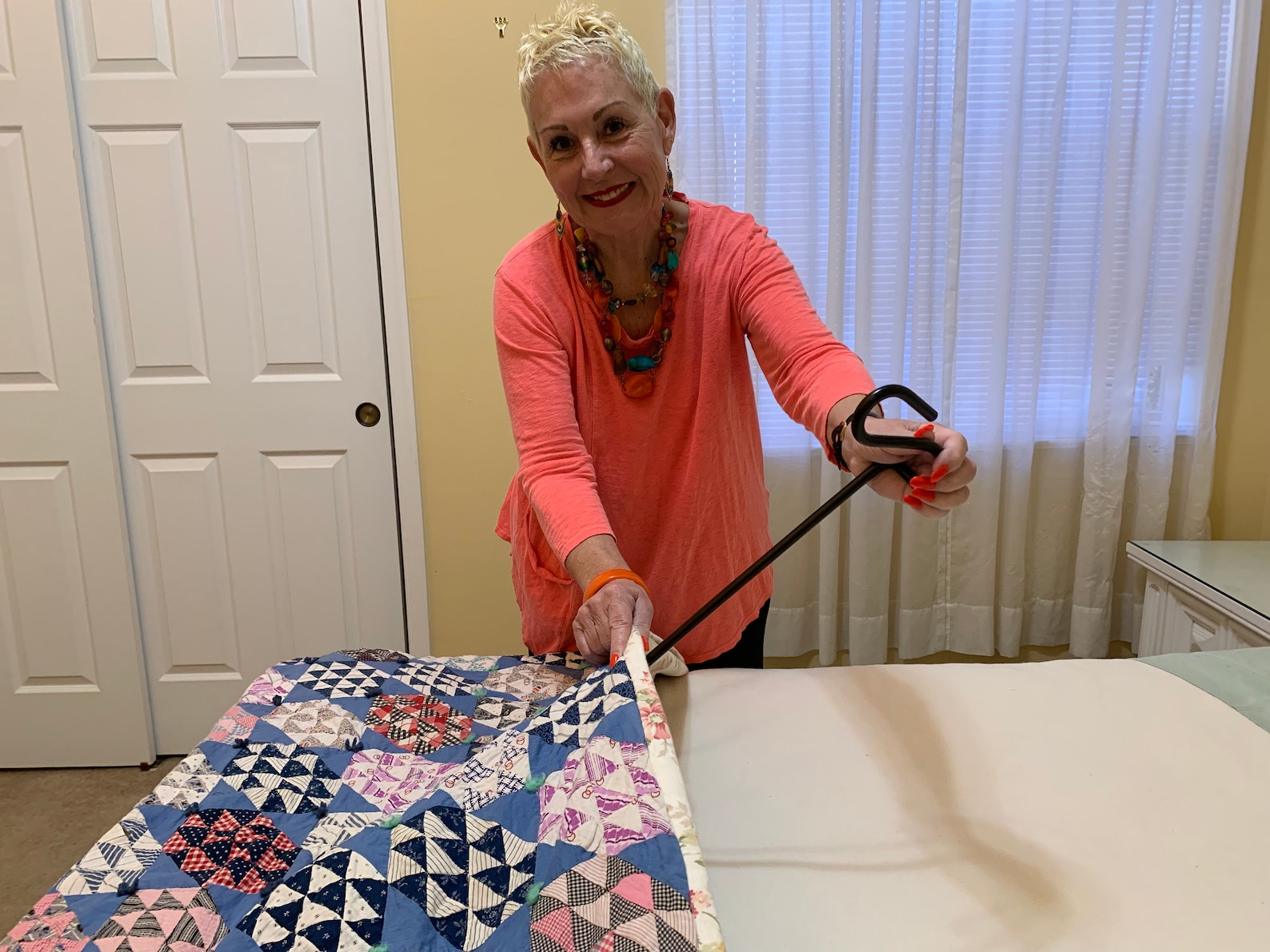 The Quilt Keeper...over Door Holder for All Bedding. Holds up - Etsy Canada